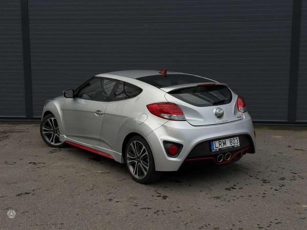 Grey Hyundai Veloster 2016 in Klaipeda, with an engine capacity of 1.59 L and mileage of 100 thousand km for 8800 €, photo 5 on AUTOMOTO.COM.LV