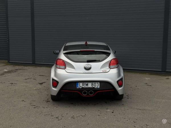 Grey Hyundai Veloster 2016 in Klaipeda, with an engine capacity of 1.59 L and mileage of 100 thousand km for 8800 €, photo 6 on AUTOMOTO.COM.LV