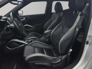 Grey Hyundai Veloster 2016 in Vilnius, with an engine capacity of 1.60 L and mileage of 101 thousand km for 6999 €, photo 10 on AUTOMOTO.COM.LV