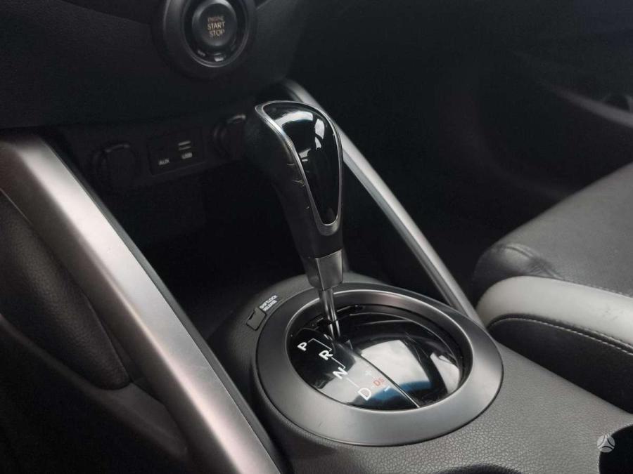 Grey Hyundai Veloster 2016 in Vilnius, with an engine capacity of 1.60 L and mileage of 101 thousand km for 6999 €, photo 16 on AUTOMOTO.COM.LV