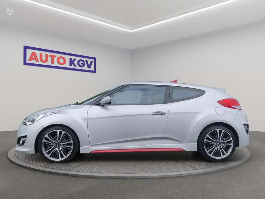 Grey Hyundai Veloster 2016 in Vilnius, with an engine capacity of 1.60 L and mileage of 101 thousand km for 6999 €, photo 3 on AUTOMOTO.COM.LV