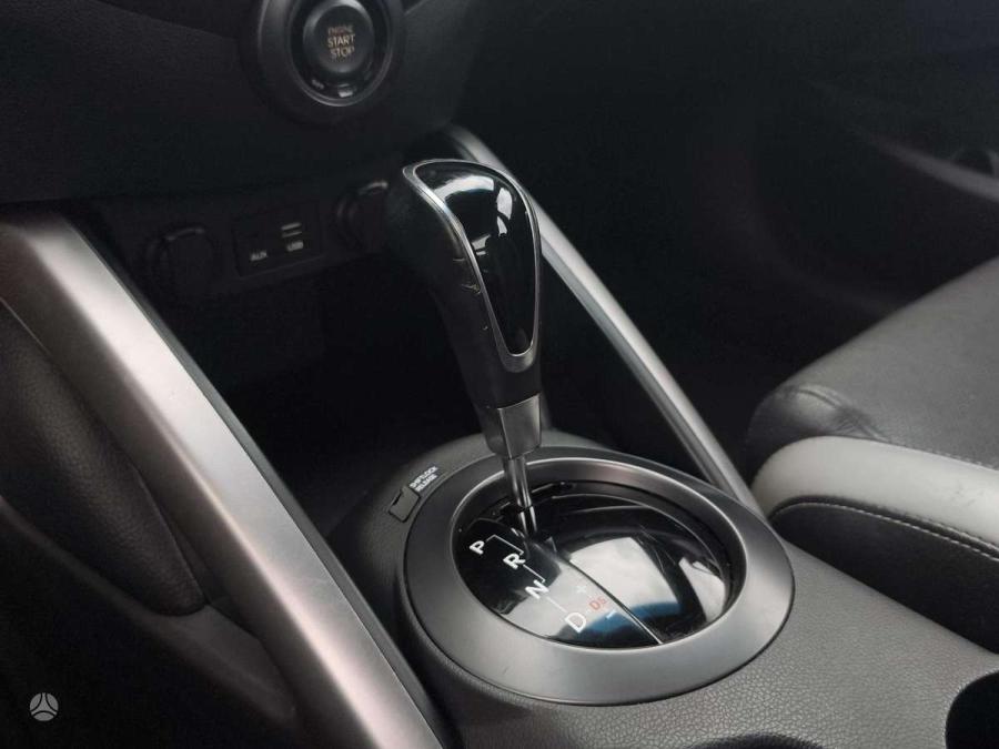 Grey Hyundai Veloster 2016 in Vilnius, with an engine capacity of 1.60 L and mileage of 101 thousand km for 6999 €, photo 16 on AUTOMOTO.COM.LV