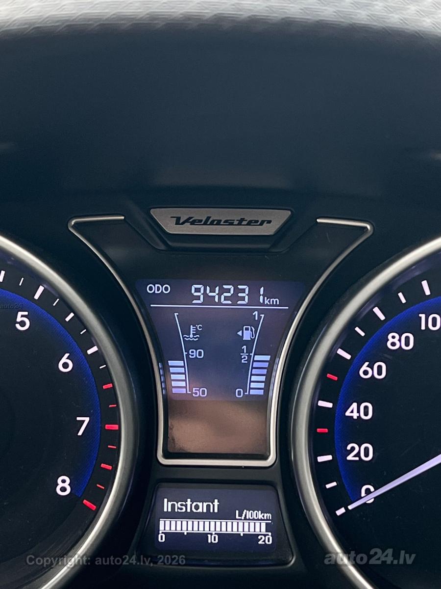 Hyundai Veloster 2012 Pērnava, ar dzinēja tilpumu 1.60 L un nobraukumu 94 tūkst. km par 5000 €, foto 9 vietnē AUTOMOTO.COM.LV