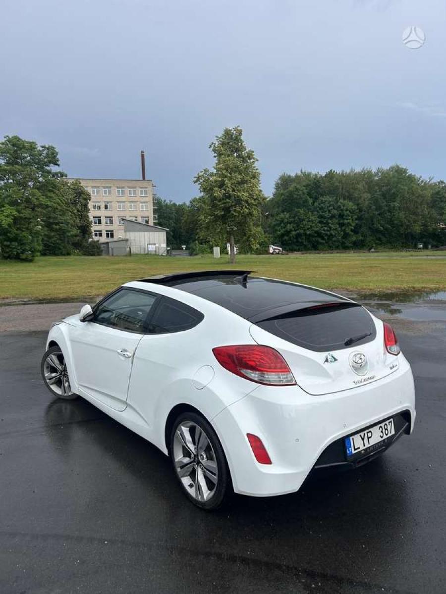 Balts Hyundai Veloster 2012 Kauņa, ar dzinēja tilpumu 1.59 L un nobraukumu 196 tūkst. km par 5300 €, foto 3 vietnē AUTOMOTO.COM.LV