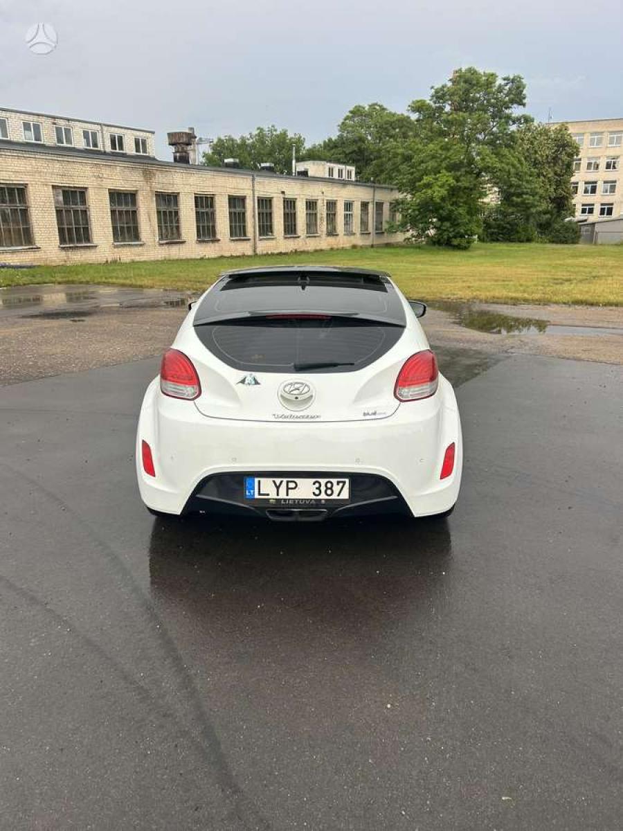 Balts Hyundai Veloster 2012 Kauņa, ar dzinēja tilpumu 1.59 L un nobraukumu 196 tūkst. km par 5300 €, foto 5 vietnē AUTOMOTO.COM.LV