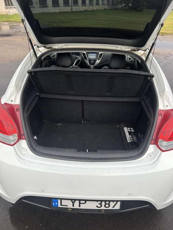 Balts Hyundai Veloster 2012 Kauņa, ar dzinēja tilpumu 1.59 L un nobraukumu 196 tūkst. km par 5300 €, foto 6 vietnē AUTOMOTO.COM.LV