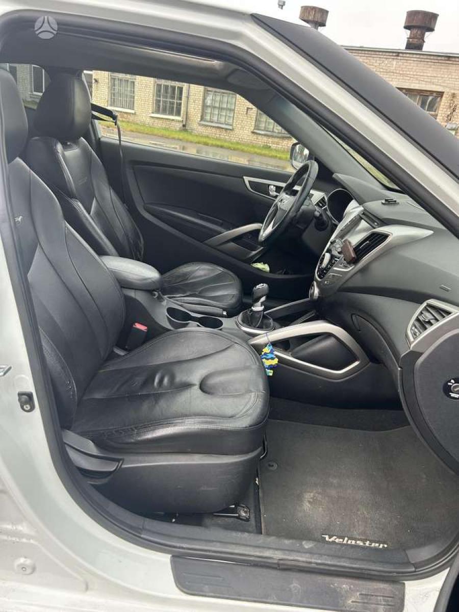 Balts Hyundai Veloster 2012 Kauņa, ar dzinēja tilpumu 1.59 L un nobraukumu 196 tūkst. km par 5300 €, foto 9 vietnē AUTOMOTO.COM.LV