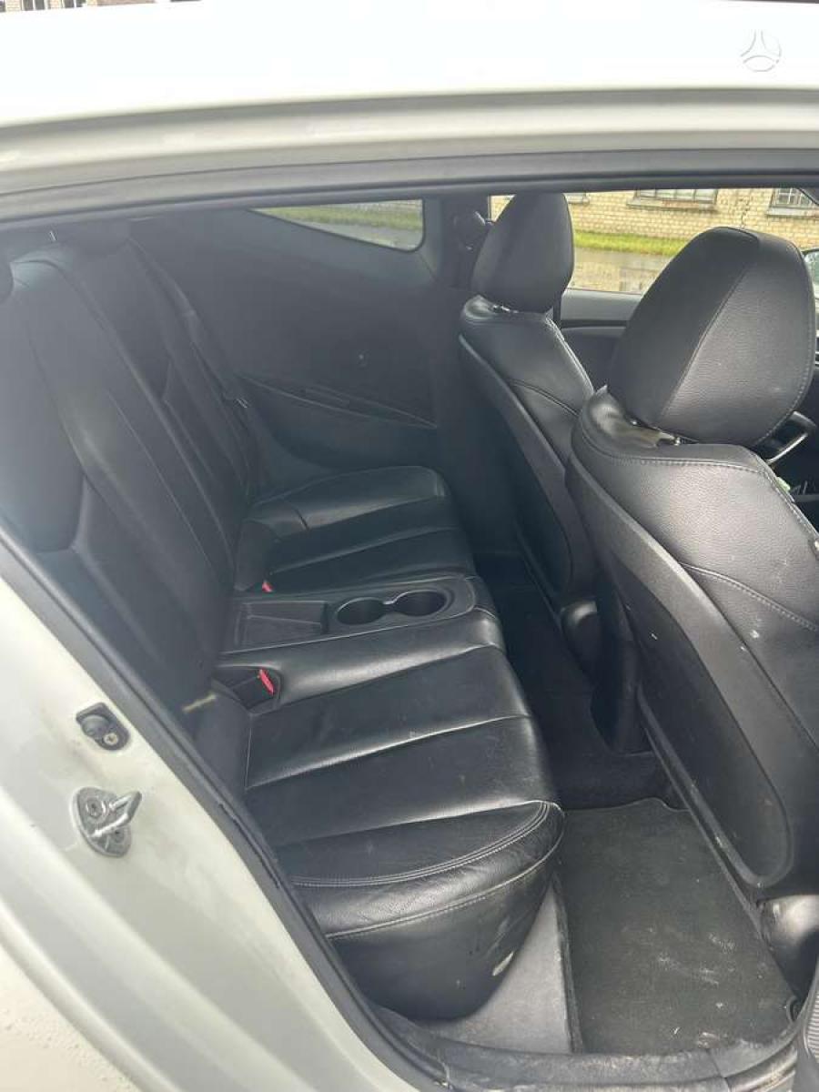 Balts Hyundai Veloster 2012 Kauņa, ar dzinēja tilpumu 1.59 L un nobraukumu 196 tūkst. km par 5300 €, foto 10 vietnē AUTOMOTO.COM.LV