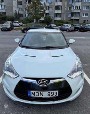 Balts Hyundai Veloster 2012 Viļņa, ar dzinēja tilpumu 1.60 L un nobraukumu 210 tūkst. km par 5200 €, foto  vietnē AUTOMOTO.COM.LV