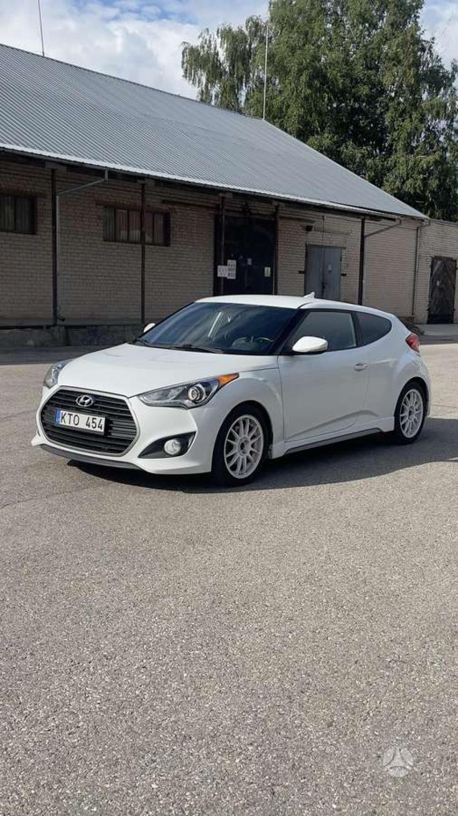 Balts Hyundai Veloster 2016 Kupiškis, ar dzinēja tilpumu 1.59 L un nobraukumu 140 tūkst. km par 7600 €, foto 3 vietnē AUTOMOTO.COM.LV