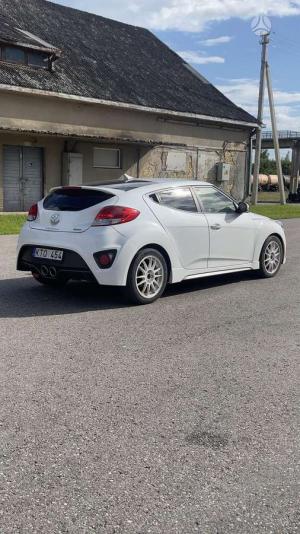 Balts Hyundai Veloster 2016 Kupiškis, ar dzinēja tilpumu 1.59 L un nobraukumu 140 tūkst. km par 7600 €, foto 4 vietnē AUTOMOTO.COM.LV