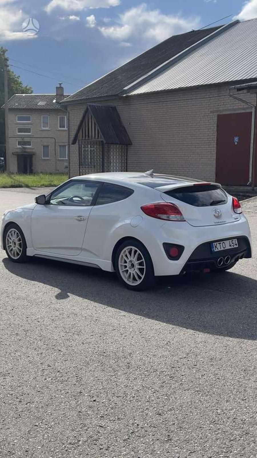 Balts Hyundai Veloster 2016 Kupiškis, ar dzinēja tilpumu 1.59 L un nobraukumu 140 tūkst. km par 7600 €, foto 5 vietnē AUTOMOTO.COM.LV