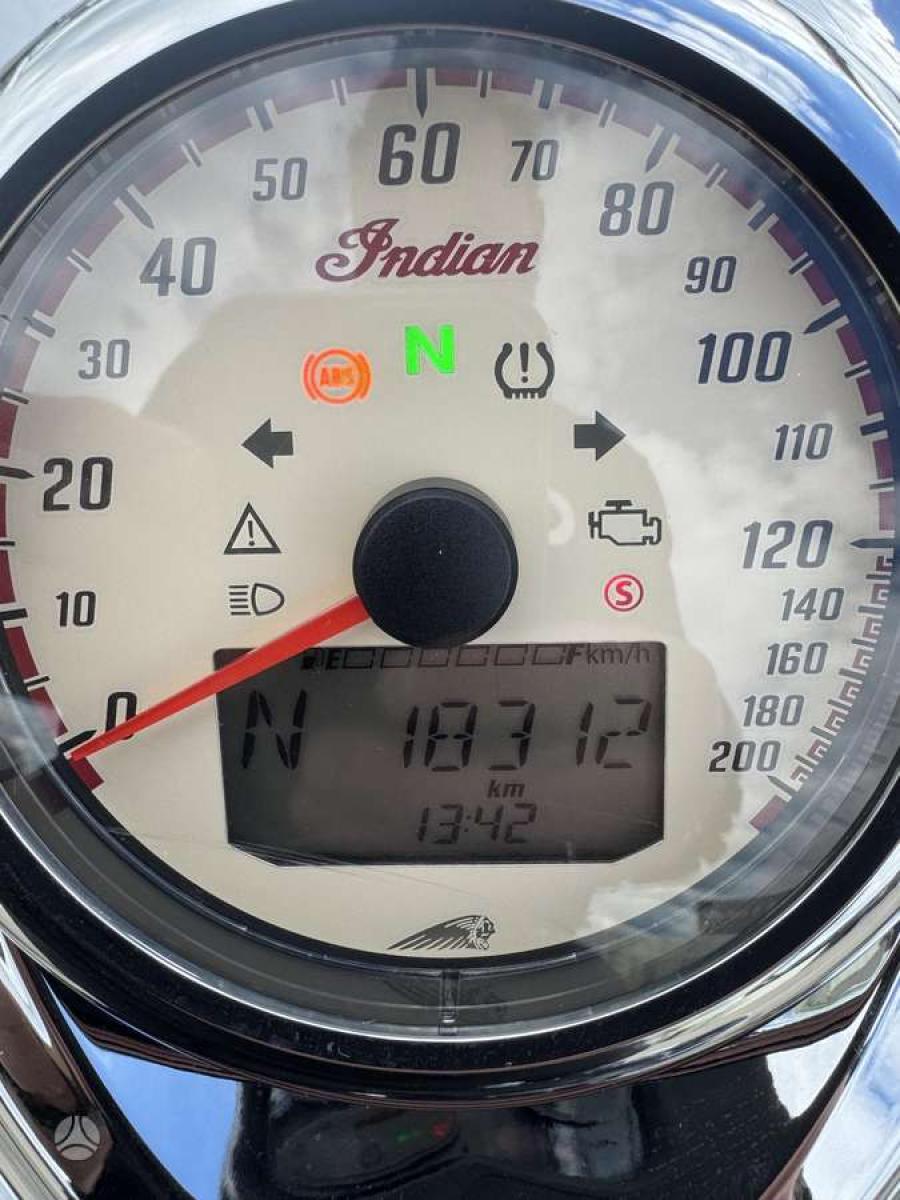 Brūns Indian Chief 2021 Klaipėda, ar dzinēja tilpumu 1.81 L un nobraukumu 18 tūkst. km par 15200 €, foto 10 vietnē AUTOMOTO.COM.LV