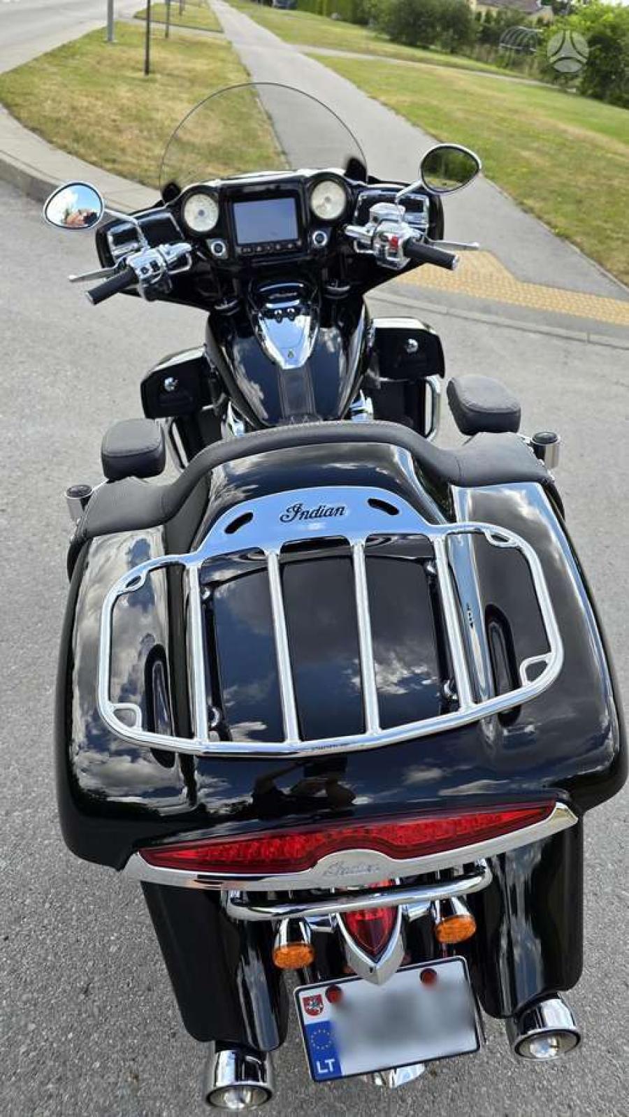 Indian Roadmaster 2017 in Siauliai, with an engine capacity of 1.81 L and mileage of 32 thousand km for 12499 €, photo 13 on AUTOMOTO.COM.LV