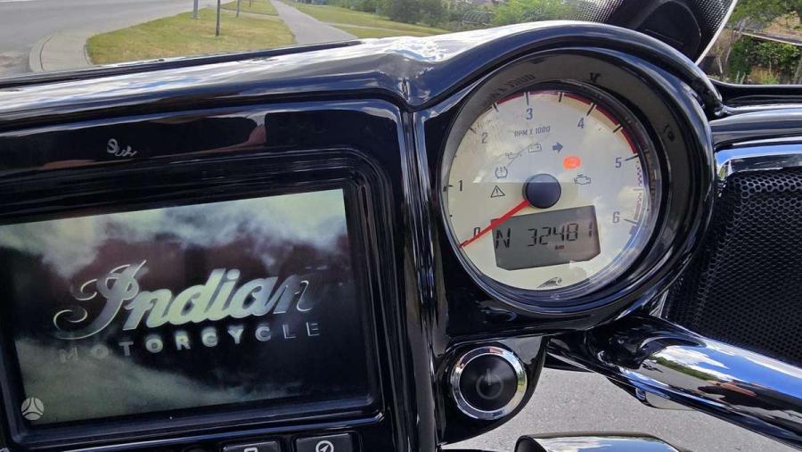 Indian Roadmaster 2017 in Siauliai, with an engine capacity of 1.81 L and mileage of 32 thousand km for 12499 €, photo 15 on AUTOMOTO.COM.LV