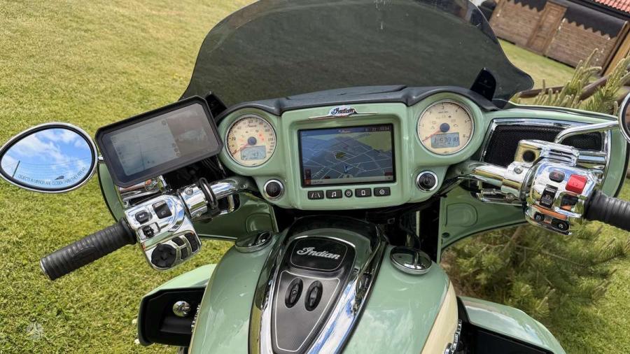Indian Roadmaster 2017 in Kursenai, with an engine capacity of 1.81 L and mileage of 54 thousand km for 14000 €, photo 6 on AUTOMOTO.COM.LV
