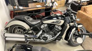 Black Indian Scout 2024 in Vilnius, with an engine capacity of 1.13 L and mileage of 0 thousand km for 15999 €, photo 3 on AUTOMOTO.COM.LV