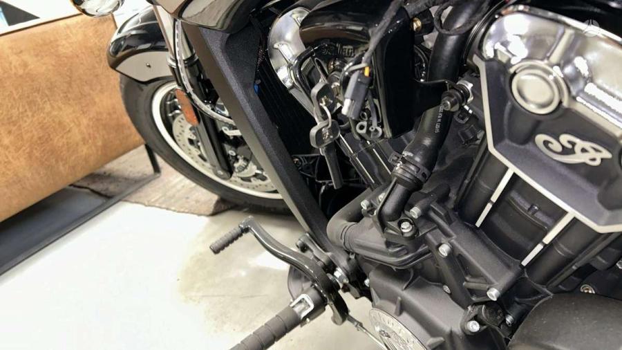 Black Indian Scout 2024 in Vilnius, with an engine capacity of 1.13 L and mileage of 0 thousand km for 15999 €, photo 5 on AUTOMOTO.COM.LV