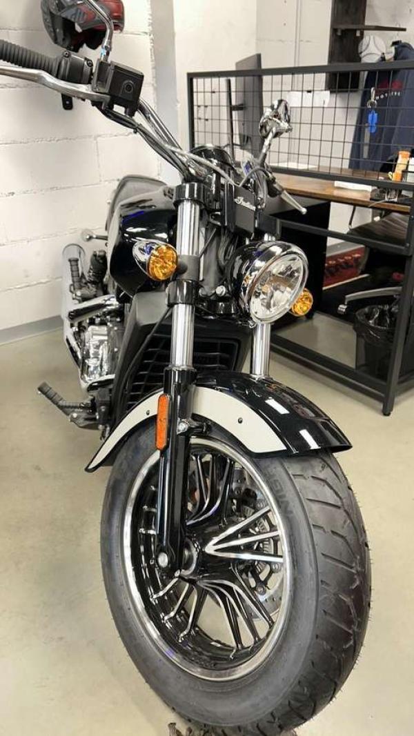 Black Indian Scout 2024 in Vilnius, with an engine capacity of 1.13 L and mileage of 0 thousand km for 15999 €, photo 7 on AUTOMOTO.COM.LV
