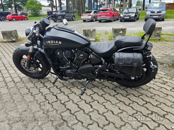 Melns Indian Scout 2025 Tallina, ar dzinēja tilpumu 1.25 L un nobraukumu 3 tūkst. km par 15900 €, foto 5 vietnē AUTOMOTO.COM.LV