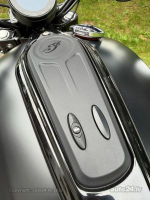 Melns Indian Scout 2026 Tallina, ar dzinēja tilpumu 1.25 L un nobraukumu 1 tūkst. km par 19990 €, foto 10 vietnē AUTOMOTO.COM.LV
