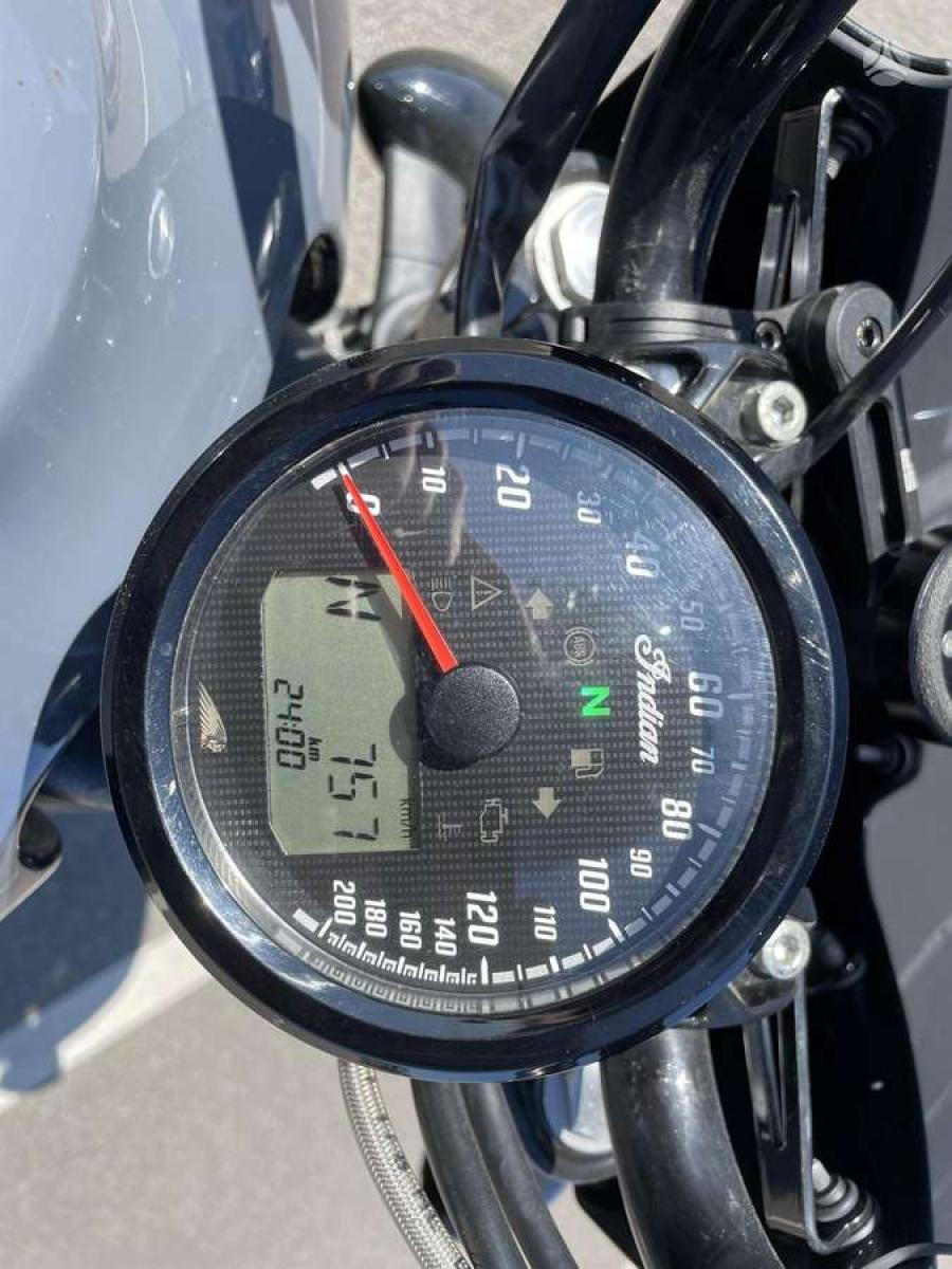 Grey Indian Scout 2023 in Kaunas, with an engine capacity of 1.13 L and mileage of 1 thousand km for 13300 €, photo 9 on AUTOMOTO.COM.LV