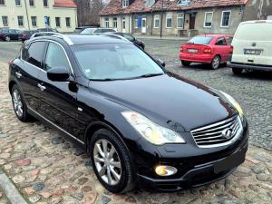 Black Infiniti ex-30 2011 in Silute, with an engine capacity of 3.00 L and mileage of 180 thousand km for 7450 €, photo 2 on AUTOMOTO.COM.LV