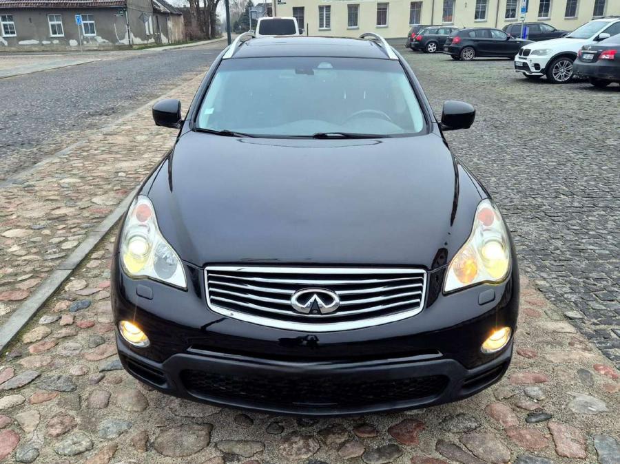 Black Infiniti ex-30 2011 in Silute, with an engine capacity of 3.00 L and mileage of 180 thousand km for 7450 €, photo 10 on AUTOMOTO.COM.LV