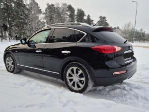 Black Infiniti ex-30 2011 in Klaipeda, with an engine capacity of 3.00 L and mileage of 182 thousand km for 7450 €, photo 3 on AUTOMOTO.COM.LV