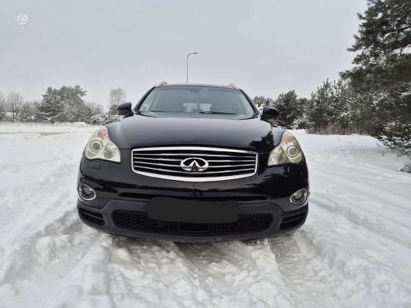 Black Infiniti ex-30 2011 in Klaipeda, with an engine capacity of 3.00 L and mileage of 182 thousand km for 7450 €, photo 9 on AUTOMOTO.COM.LV