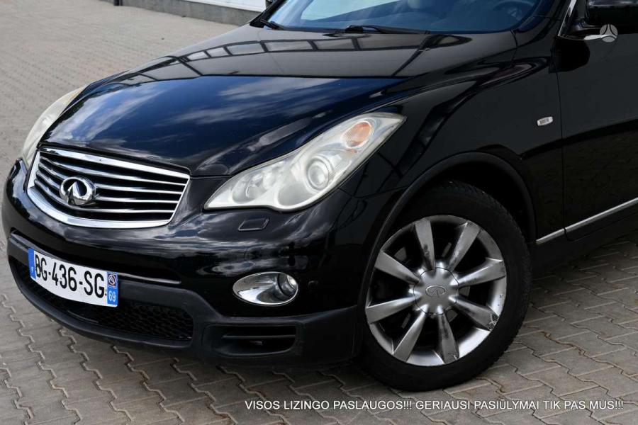 Black Infiniti ex-30 2011 in Kretinga, with an engine capacity of 3.00 L and mileage of 198 thousand km for 7899 €, photo 5 on AUTOMOTO.COM.LV