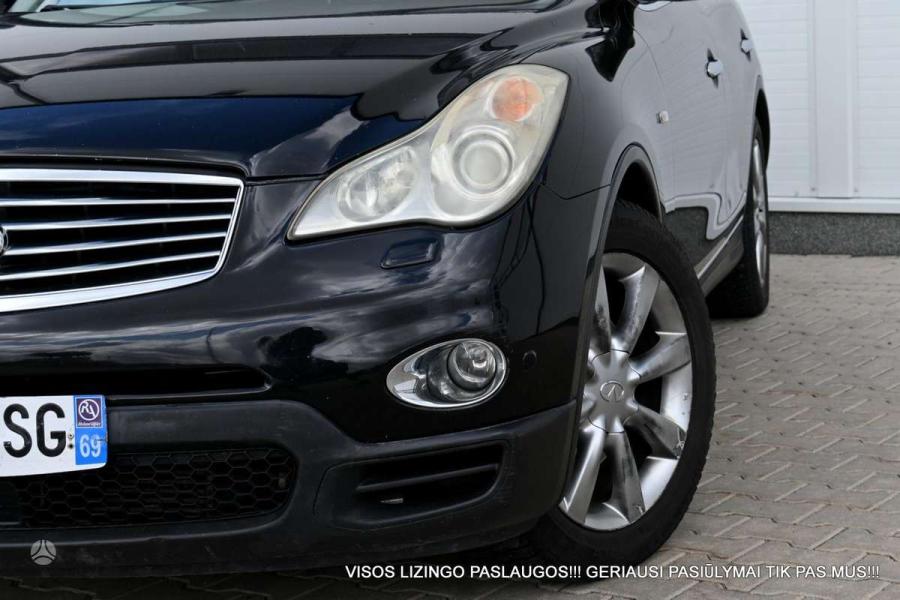 Black Infiniti ex-30 2011 in Kretinga, with an engine capacity of 3.00 L and mileage of 198 thousand km for 7899 €, photo 6 on AUTOMOTO.COM.LV