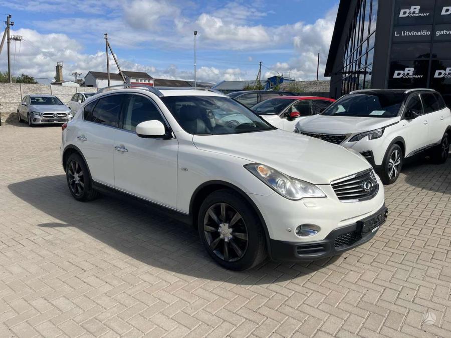 White Infiniti ex-30 2011 in Taurage, with an engine capacity of 3.00 L and mileage of 185 thousand km for 7700 €, photo 1 on AUTOMOTO.COM.LV
