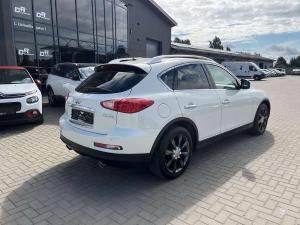 White Infiniti ex-30 2011 in Taurage, with an engine capacity of 3.00 L and mileage of 185 thousand km for 7700 €, photo 8 on AUTOMOTO.COM.LV