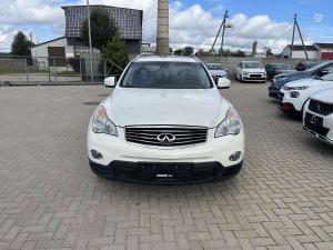 White Infiniti ex-30 2011 in Taurage, with an engine capacity of 3.00 L and mileage of 185 thousand km for 7700 €, photo 18 on AUTOMOTO.COM.LV