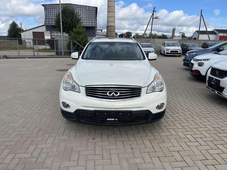 White Infiniti ex-30 2011 in Taurage, with an engine capacity of 3.00 L and mileage of 185 thousand km for 7700 €, photo 18 on AUTOMOTO.COM.LV
