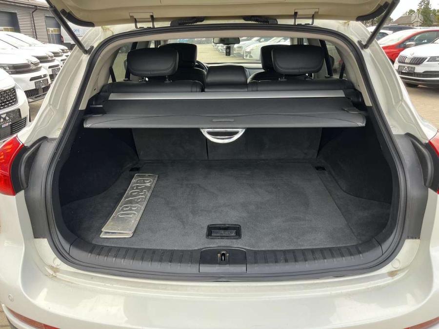 White Infiniti ex-30 2011 in Taurage, with an engine capacity of 3.00 L and mileage of 185 thousand km for 7700 €, photo 29 on AUTOMOTO.COM.LV