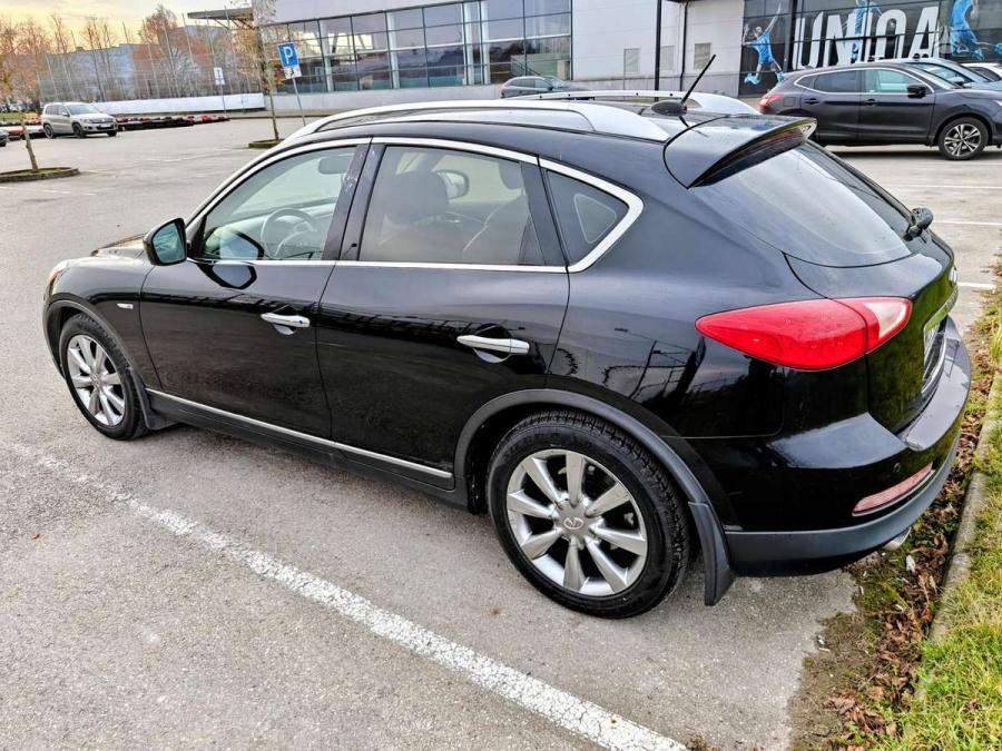 Melns Infiniti EX 35 2008 Šauļi, ar dzinēja tilpumu 3.50 L un nobraukumu 149 tūkst. km par 5380 €, foto 6 vietnē AUTOMOTO.COM.LV