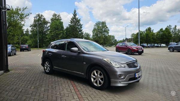 Pelēks Infiniti EX 35 2009 Trakai, ar dzinēja tilpumu 3.50 L un nobraukumu 130 tūkst. km par 5500 €, foto 6 vietnē AUTOMOTO.COM.LV