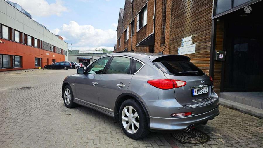 Grey Infiniti EX 35 2009 in Trakai, with an engine capacity of 3.50 L and mileage of 130 thousand km for 5500 €, photo 10 on AUTOMOTO.COM.LV