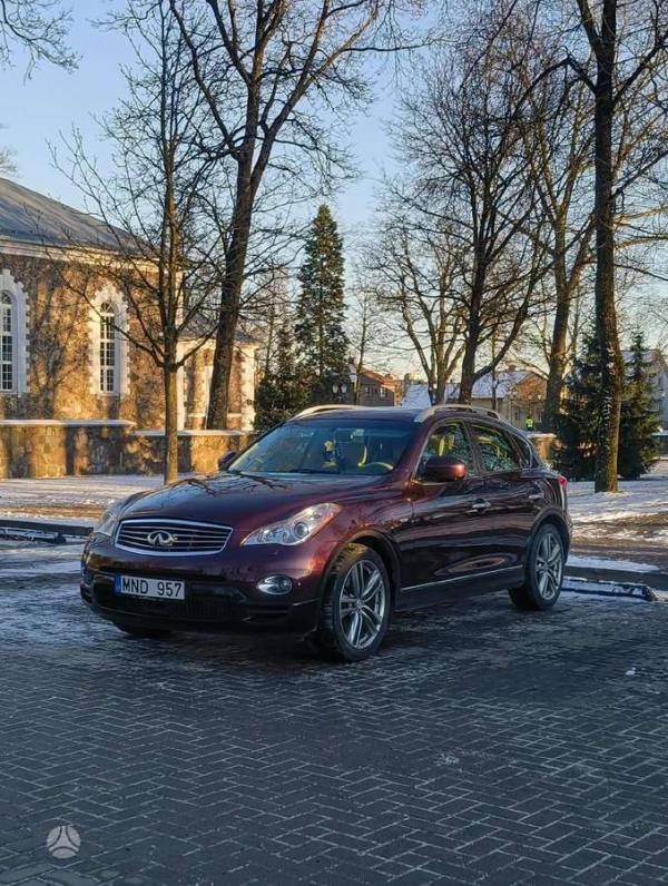 Red Infiniti EX 37 2013 in Taurage, with an engine capacity of 3.70 L and mileage of 130 thousand km for 7250 €, photo 1 on AUTOMOTO.COM.LV