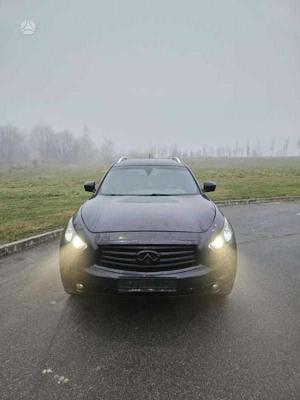 Melns Infiniti fx-30 2011 Viļņa, ar dzinēja tilpumu 2.99 L un nobraukumu 294 tūkst. km par 7500 €, foto 1 vietnē AUTOMOTO.COM.LV