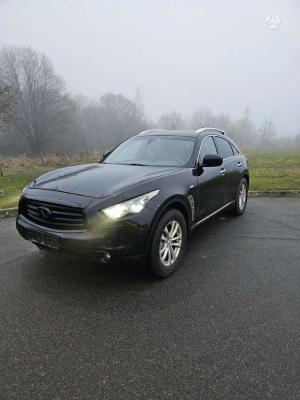 Black Infiniti fx-30 2011 in Vilnius, with an engine capacity of 2.99 L and mileage of 294 thousand km for 7500 €, photo 2 on AUTOMOTO.COM.LV