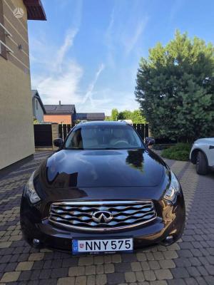 Black Infiniti fx-30 2011 in Kaunas, with an engine capacity of 3.00 L and mileage of 241 thousand km for 8500 €, photo 3 on AUTOMOTO.COM.LV