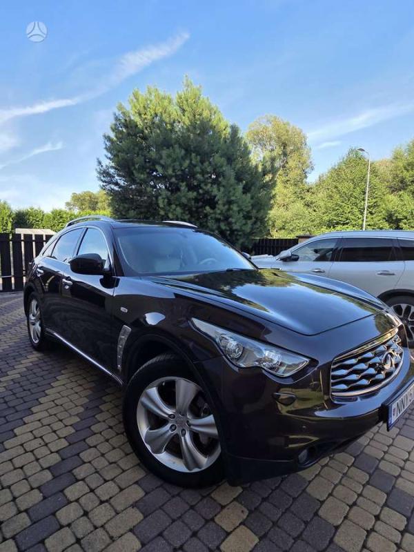 Black Infiniti fx-30 2011 in Kaunas, with an engine capacity of 3.00 L and mileage of 241 thousand km for 8500 €, photo 3 on AUTOMOTO.COM.LV