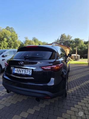 Black Infiniti fx-30 2011 in Kaunas, with an engine capacity of 3.00 L and mileage of 241 thousand km for 8500 €, photo 5 on AUTOMOTO.COM.LV