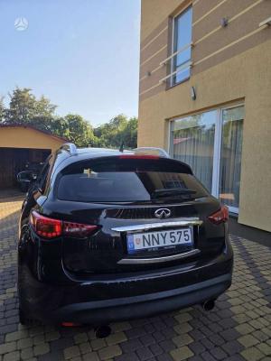 Black Infiniti fx-30 2011 in Kaunas, with an engine capacity of 3.00 L and mileage of 241 thousand km for 8500 €, photo 8 on AUTOMOTO.COM.LV