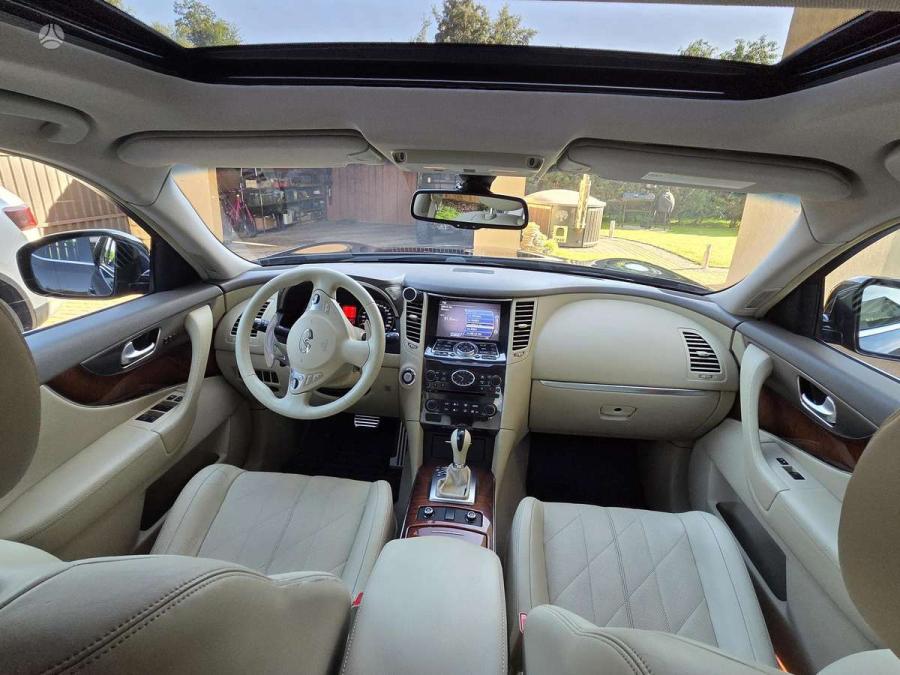 Black Infiniti fx-30 2011 in Kaunas, with an engine capacity of 3.00 L and mileage of 241 thousand km for 8500 €, photo 10 on AUTOMOTO.COM.LV