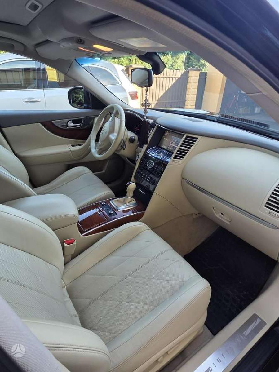 Black Infiniti fx-30 2011 in Kaunas, with an engine capacity of 3.00 L and mileage of 241 thousand km for 8500 €, photo 15 on AUTOMOTO.COM.LV