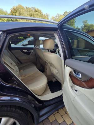 Black Infiniti fx-30 2011 in Kaunas, with an engine capacity of 3.00 L and mileage of 241 thousand km for 8500 €, photo 16 on AUTOMOTO.COM.LV